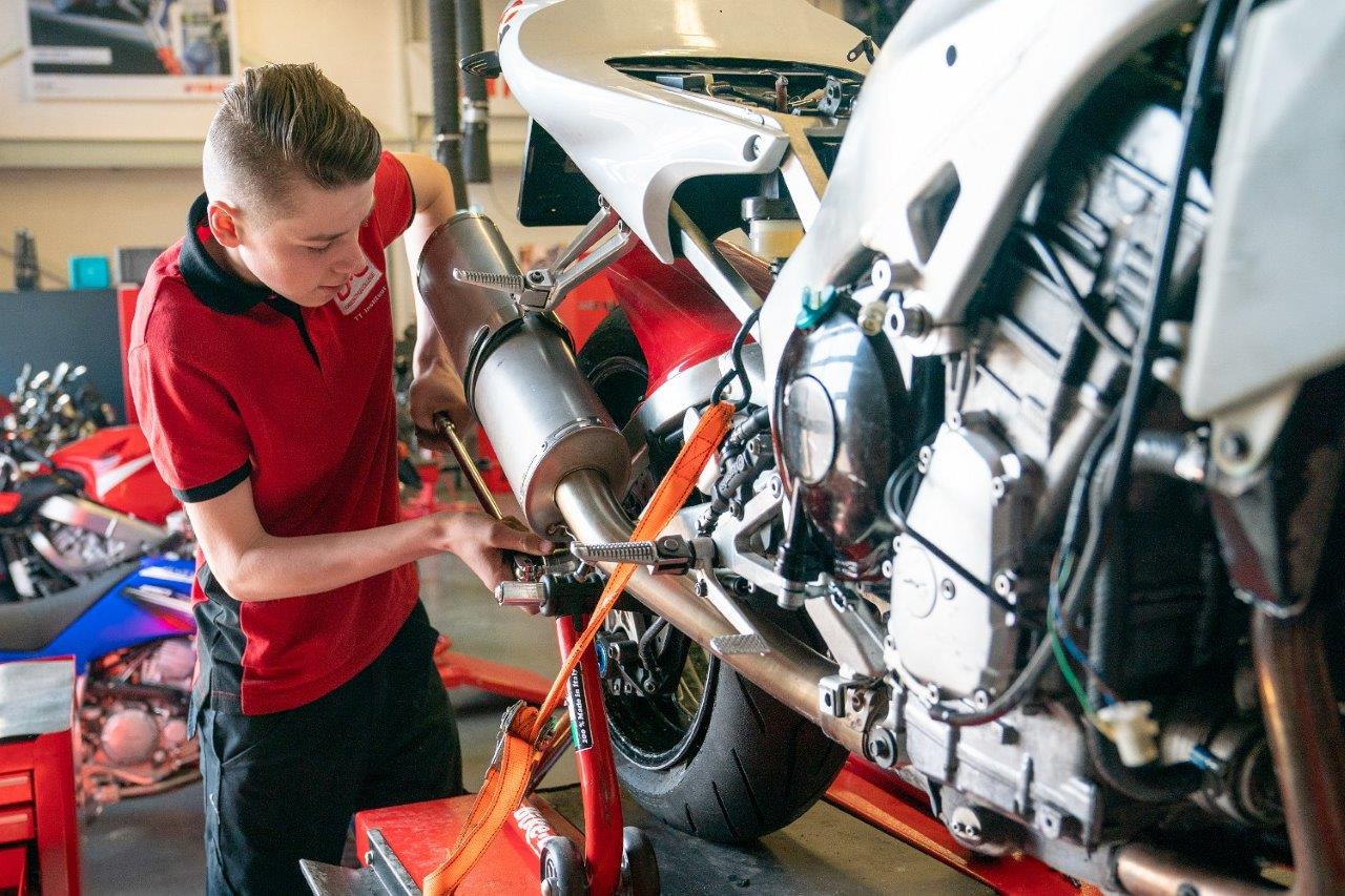 Basis Technicus Voertuigen en Mobiele Werktuigen (Motorfietsen ...