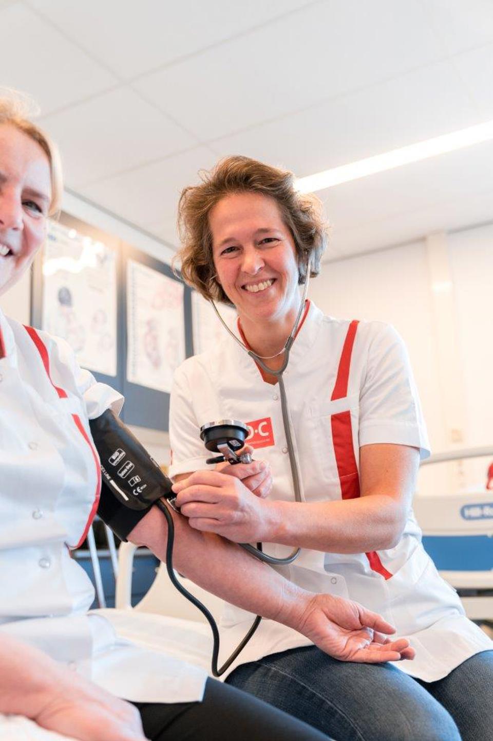 Verzorgende IG tweejarig voor volwassenen | Drenthe College | Drenthe ...